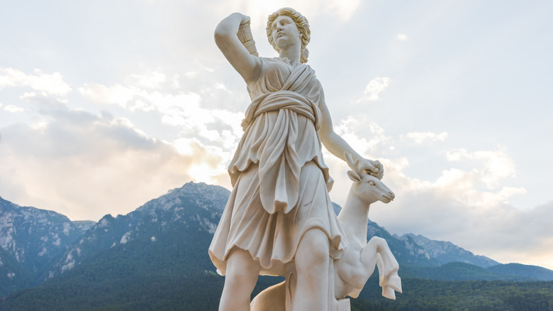 Artemis: History and facts | The First Encyclopedia